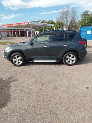 Blue Toyota RAV4 2006 in Riga, with an engine capacity of 2.20 L and mileage of 266 thousand km for 3650 €, photo  on AUTOMOTO.COM.LV
