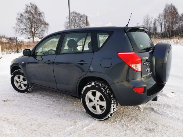 Zils Toyota RAV4 2006 Utena, ar dzinēja tilpumu 2.00 L un nobraukumu 229 tūkst. km par 5125 €, foto 7 vietnē AUTOMOTO.COM.LV