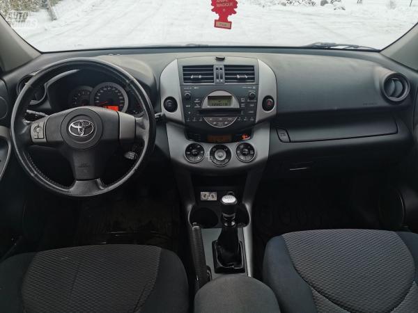 Zils Toyota RAV4 2006 Utena, ar dzinēja tilpumu 2.00 L un nobraukumu 229 tūkst. km par 5125 €, foto 8 vietnē AUTOMOTO.COM.LV