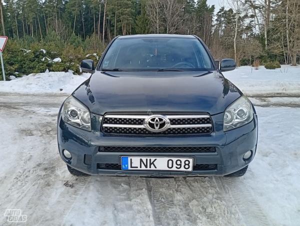 Zils Toyota RAV4 2006 Viļņa, ar dzinēja tilpumu 2.20 L un nobraukumu 308 tūkst. km par 3100 €, foto 2 vietnē AUTOMOTO.COM.LV