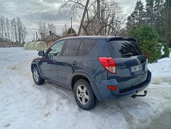 Zils Toyota RAV4 2006 Viļņa, ar dzinēja tilpumu 2.20 L un nobraukumu 308 tūkst. km par 3100 €, foto 4 vietnē AUTOMOTO.COM.LV