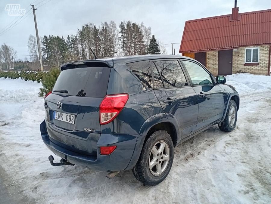 Blue Toyota RAV4 2006 in Vilnius, with an engine capacity of 2.20 L and mileage of 308 thousand km for 3100 €, photo 5 on AUTOMOTO.COM.LV