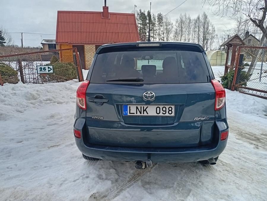 Blue Toyota RAV4 2006 in Vilnius, with an engine capacity of 2.20 L and mileage of 308 thousand km for 3100 €, photo 6 on AUTOMOTO.COM.LV