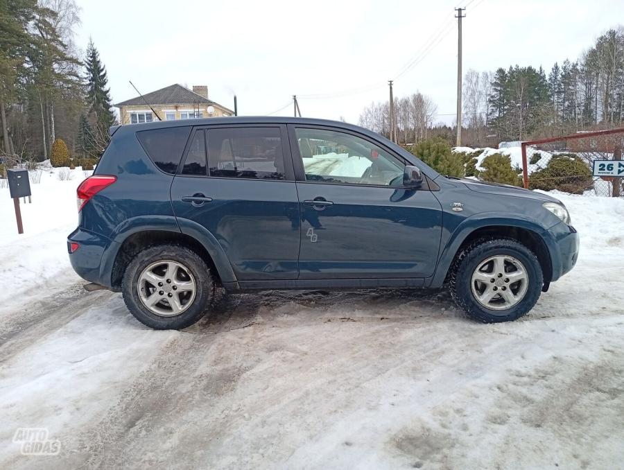 Blue Toyota RAV4 2006 in Vilnius, with an engine capacity of 2.20 L and mileage of 308 thousand km for 3100 €, photo 8 on AUTOMOTO.COM.LV