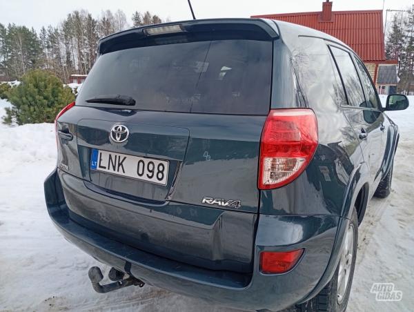 Zils Toyota RAV4 2006 Viļņa, ar dzinēja tilpumu 2.20 L un nobraukumu 308 tūkst. km par 3100 €, foto 10 vietnē AUTOMOTO.COM.LV