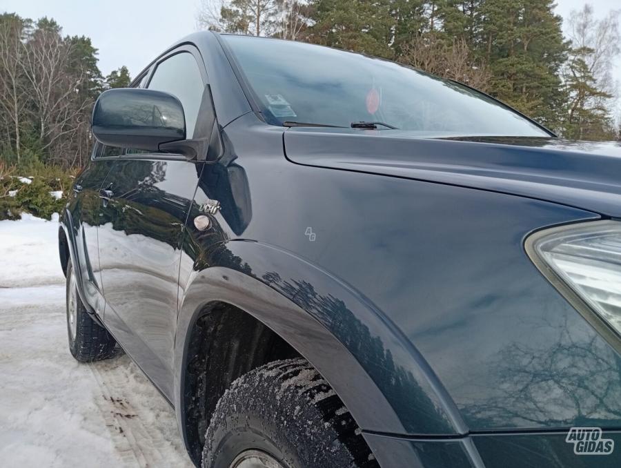 Blue Toyota RAV4 2006 in Vilnius, with an engine capacity of 2.20 L and mileage of 308 thousand km for 3100 €, photo 11 on AUTOMOTO.COM.LV