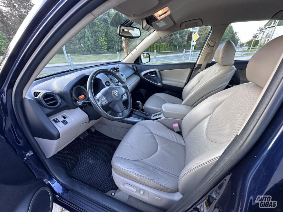 Blue Toyota RAV4 2006 in Druskininkai, with an engine capacity of 2.00 L and mileage of 227 thousand km for 4000 €, photo 13 on AUTOMOTO.COM.LV