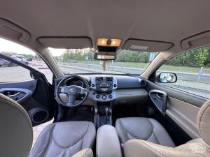 Blue Toyota RAV4 2006 in Druskininkai, with an engine capacity of 2.00 L and mileage of 227 thousand km for 4000 €, photo 14 on AUTOMOTO.COM.LV