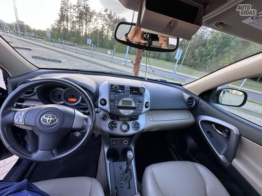 Blue Toyota RAV4 2006 in Druskininkai, with an engine capacity of 2.00 L and mileage of 227 thousand km for 4000 €, photo 15 on AUTOMOTO.COM.LV