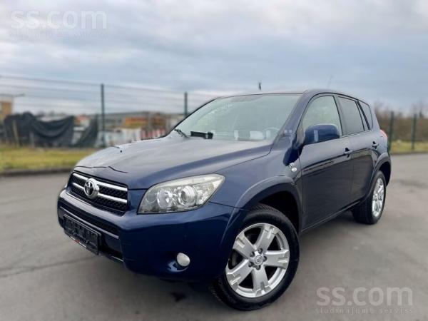 Blue Toyota RAV4 2006 in Riga, with an engine capacity of 2.20 L and mileage of 278 thousand km for 4495 €, photo 1 on AUTOMOTO.COM.LV