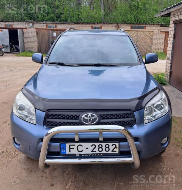 Zils Toyota RAV4 2006 Aizkraukle, ar dzinēja tilpumu 2.20 L un nobraukumu 322 tūkst. km par 4000 €, foto 2 vietnē AUTOMOTO.COM.LV