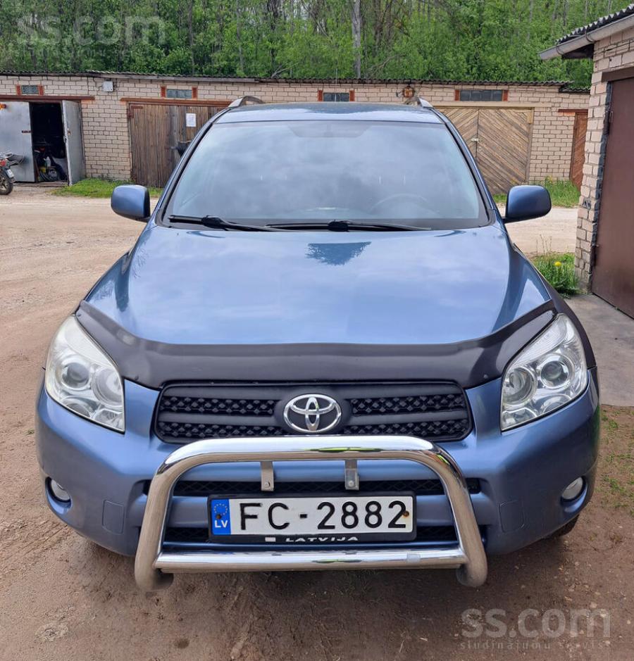 Zils Toyota RAV4 2006 Aizkraukle, ar dzinēja tilpumu 2.20 L un nobraukumu 322 tūkst. km par 4000 €, foto 3 vietnē AUTOMOTO.COM.LV