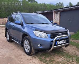 Zils Toyota RAV4 2006 Aizkraukle, ar dzinēja tilpumu 2.20 L un nobraukumu 322 tūkst. km par 4000 €, foto 4 vietnē AUTOMOTO.COM.LV