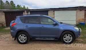 Zils Toyota RAV4 2006 Aizkraukle, ar dzinēja tilpumu 2.20 L un nobraukumu 322 tūkst. km par 4000 €, foto 5 vietnē AUTOMOTO.COM.LV