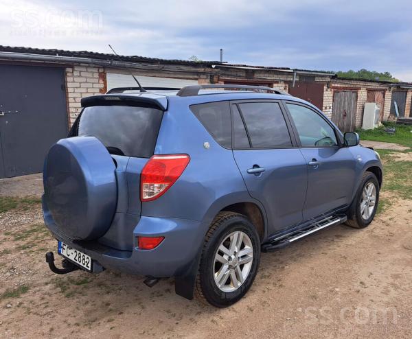 Zils Toyota RAV4 2006 Aizkraukle, ar dzinēja tilpumu 2.20 L un nobraukumu 322 tūkst. km par 4000 €, foto 5 vietnē AUTOMOTO.COM.LV