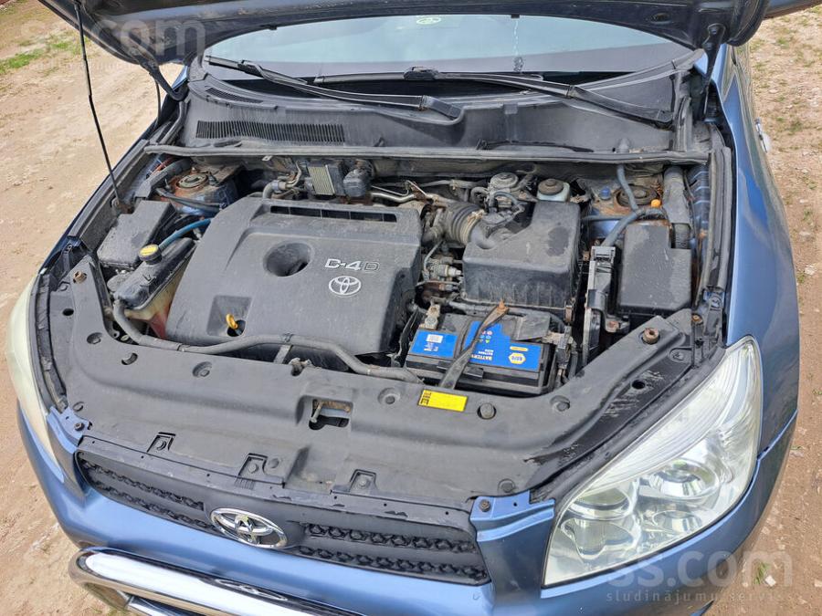 Zils Toyota RAV4 2006 Aizkraukle, ar dzinēja tilpumu 2.20 L un nobraukumu 322 tūkst. km par 4000 €, foto 9 vietnē AUTOMOTO.COM.LV