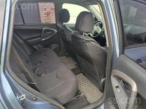 Zils Toyota RAV4 2006 Aizkraukle, ar dzinēja tilpumu 2.20 L un nobraukumu 322 tūkst. km par 4000 €, foto 10 vietnē AUTOMOTO.COM.LV