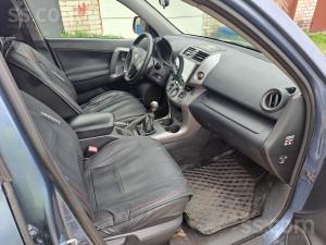 Zils Toyota RAV4 2006 Aizkraukle, ar dzinēja tilpumu 2.20 L un nobraukumu 322 tūkst. km par 4000 €, foto 11 vietnē AUTOMOTO.COM.LV