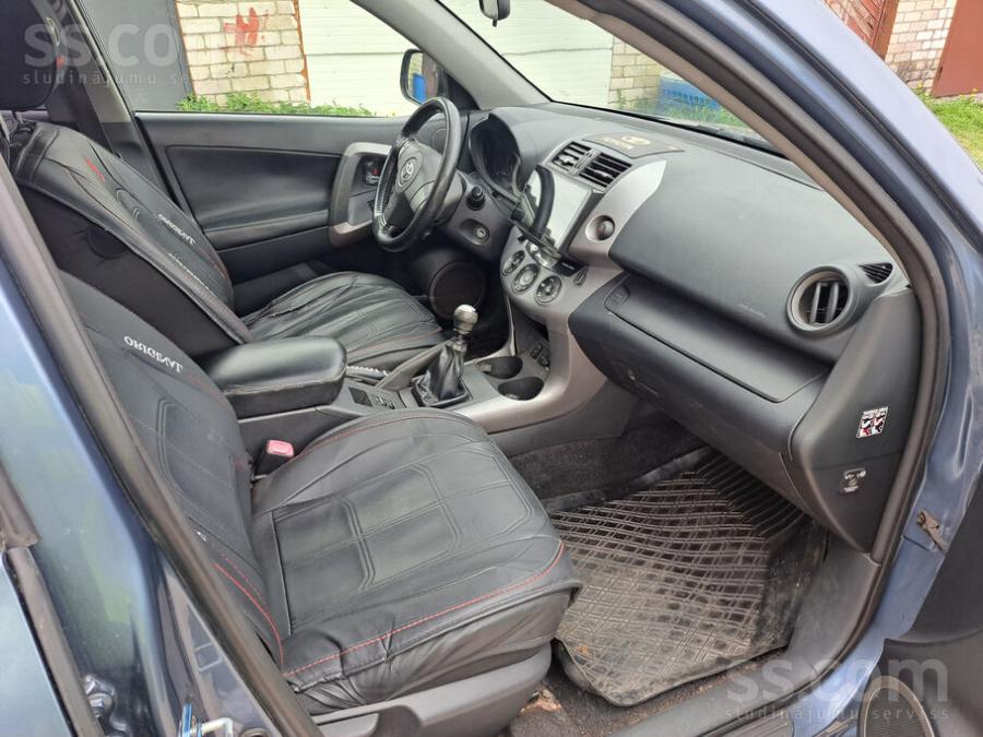 Zils Toyota RAV4 2006 Aizkraukle, ar dzinēja tilpumu 2.20 L un nobraukumu 322 tūkst. km par 4000 €, foto 11 vietnē AUTOMOTO.COM.LV
