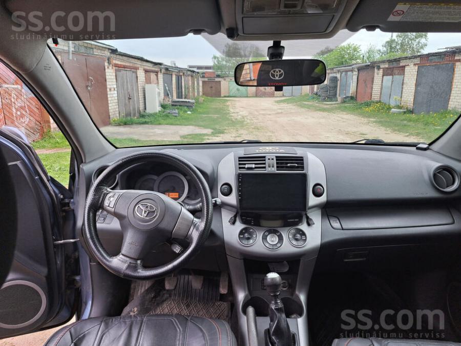 Zils Toyota RAV4 2006 Aizkraukle, ar dzinēja tilpumu 2.20 L un nobraukumu 322 tūkst. km par 4000 €, foto 12 vietnē AUTOMOTO.COM.LV