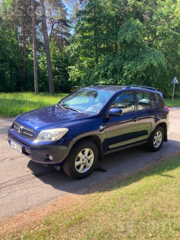 Zils Toyota RAV4 2006 Rīga, ar dzinēja tilpumu 2.00 L un nobraukumu 187 tūkst. km par 5250 €, foto 3 vietnē AUTOMOTO.COM.LV