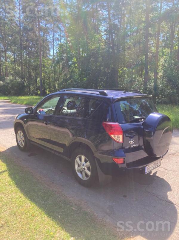 Zils Toyota RAV4 2006 Rīga, ar dzinēja tilpumu 2.00 L un nobraukumu 187 tūkst. km par 5250 €, foto 5 vietnē AUTOMOTO.COM.LV
