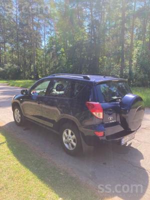 Blue Toyota RAV4 2006 in Riga, with an engine capacity of 2.00 L and mileage of 187 thousand km for 5250 €, photo 6 on AUTOMOTO.COM.LV