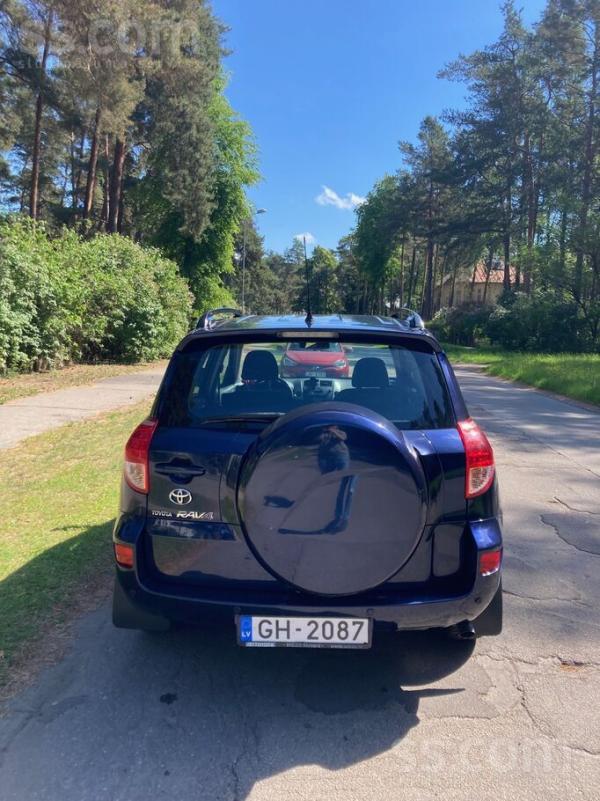 Zils Toyota RAV4 2006 Rīga, ar dzinēja tilpumu 2.00 L un nobraukumu 187 tūkst. km par 5250 €, foto 6 vietnē AUTOMOTO.COM.LV
