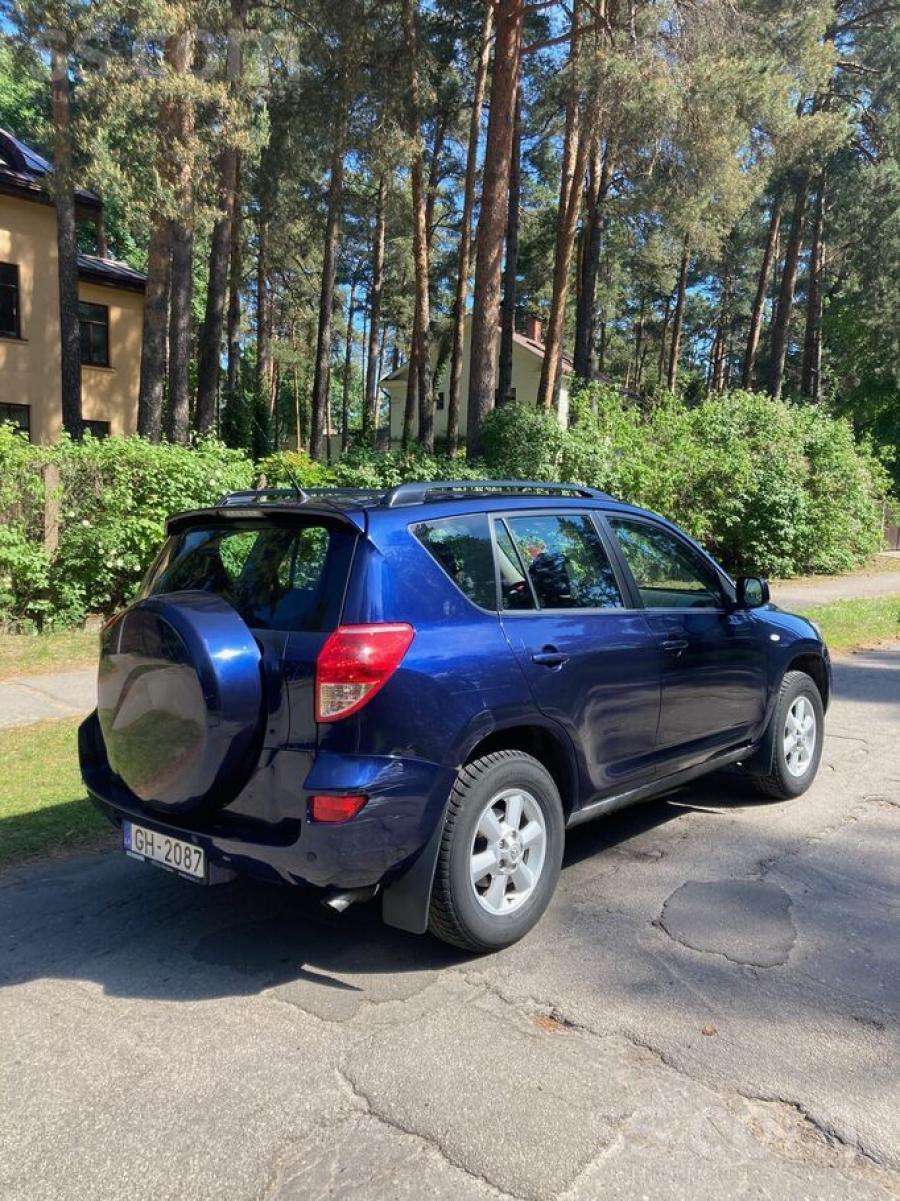 Blue Toyota RAV4 2006 in Riga, with an engine capacity of 2.00 L and mileage of 187 thousand km for 5250 €, photo 8 on AUTOMOTO.COM.LV