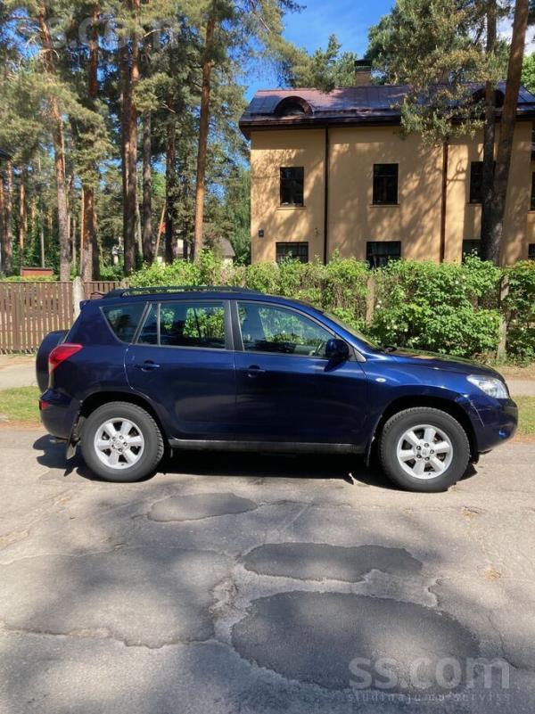 Zils Toyota RAV4 2006 Rīga, ar dzinēja tilpumu 2.00 L un nobraukumu 187 tūkst. km par 5250 €, foto 8 vietnē AUTOMOTO.COM.LV