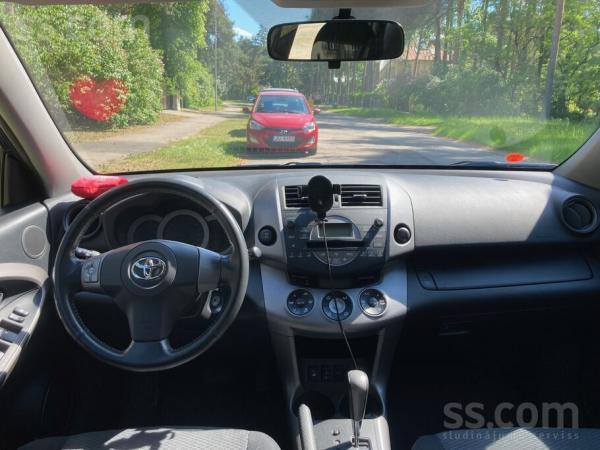 Zils Toyota RAV4 2006 Rīga, ar dzinēja tilpumu 2.00 L un nobraukumu 187 tūkst. km par 5250 €, foto 9 vietnē AUTOMOTO.COM.LV
