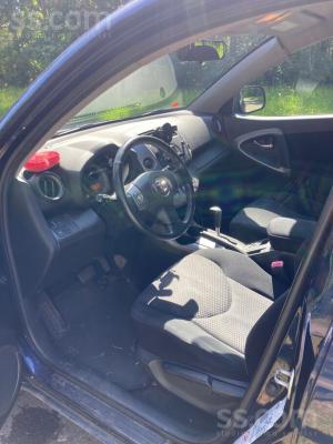 Blue Toyota RAV4 2006 in Riga, with an engine capacity of 2.00 L and mileage of 187 thousand km for 5250 €, photo 12 on AUTOMOTO.COM.LV
