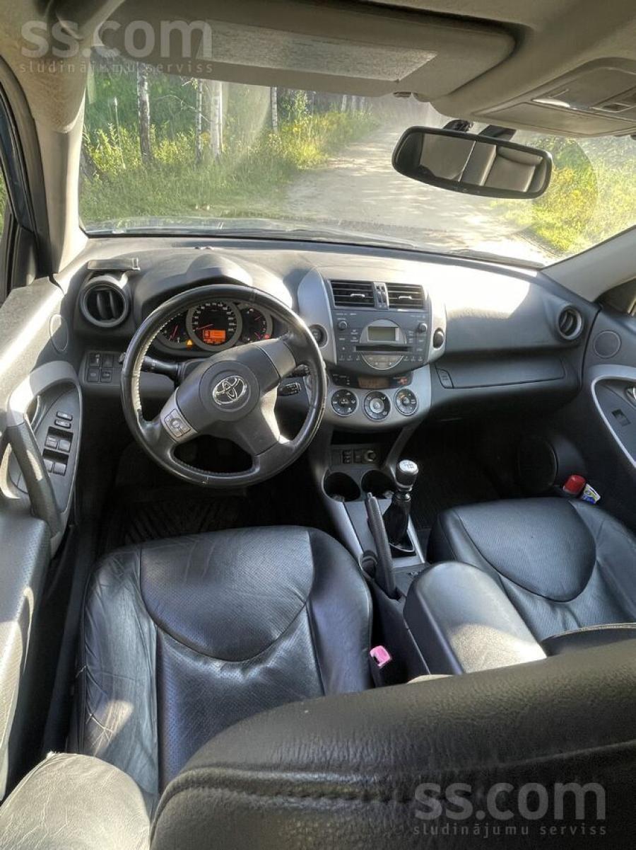Zils Toyota RAV4 2006 Rīga, ar dzinēja tilpumu 2.20 L un nobraukumu 0 tūkst. km par 3200 €, foto 8 vietnē AUTOMOTO.COM.LV
