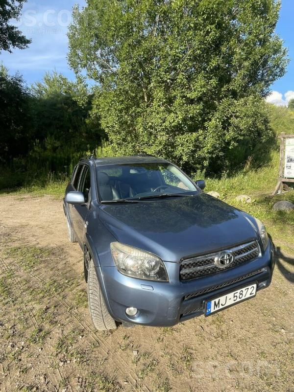 Zils Toyota RAV4 2006 Rīga, ar dzinēja tilpumu 2.20 L un nobraukumu 0 tūkst. km par 3200 €, foto 2 vietnē AUTOMOTO.COM.LV