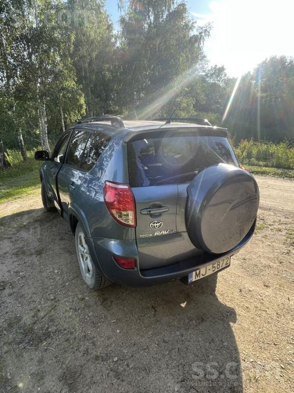 Zils Toyota RAV4 2006 Rīga, ar dzinēja tilpumu 2.20 L un nobraukumu 0 tūkst. km par 3200 €, foto 3 vietnē AUTOMOTO.COM.LV