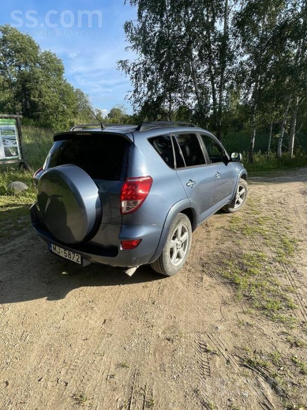 Zils Toyota RAV4 2006 Rīga, ar dzinēja tilpumu 2.20 L un nobraukumu 0 tūkst. km par 3200 €, foto 4 vietnē AUTOMOTO.COM.LV
