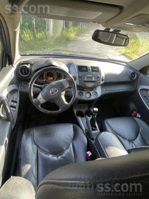 Zils Toyota RAV4 2006 Rīga, ar dzinēja tilpumu 2.20 L un nobraukumu 0 tūkst. km par 3200 €, foto 7 vietnē AUTOMOTO.COM.LV