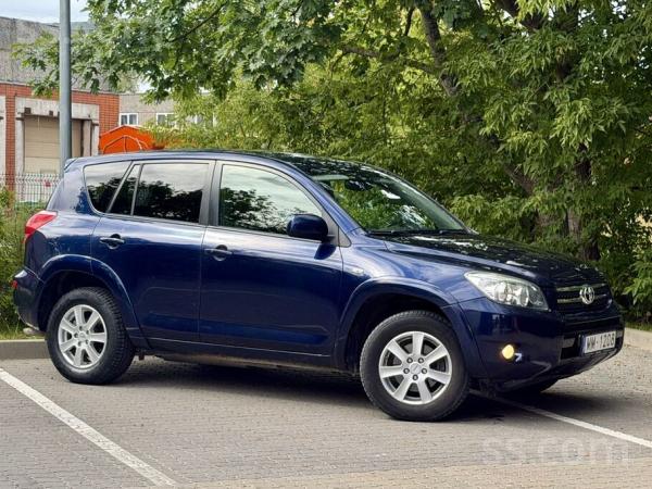 Zils Toyota RAV4 2006 Jelgava, ar dzinēja tilpumu 2.20 L un nobraukumu 291 tūkst. km par 3300 €, foto 6 vietnē AUTOMOTO.COM.LV