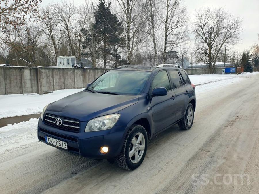 Blue Toyota RAV4 2007 in Riga, with an engine capacity of 2.20 L and mileage of 379 thousand km for 2890 €, photo 1 on AUTOMOTO.COM.LV