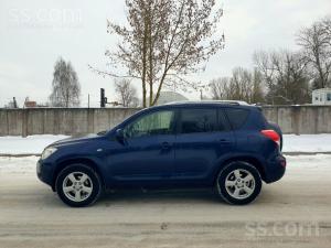 Blue Toyota RAV4 2007 in Riga, with an engine capacity of 2.20 L and mileage of 379 thousand km for 2890 €, photo 5 on AUTOMOTO.COM.LV