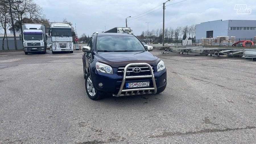 Zils Toyota RAV4 2007 Marijampole, ar dzinēja tilpumu 2.20 L un nobraukumu 280 tūkst. km par 3599 €, foto 1 vietnē AUTOMOTO.COM.LV