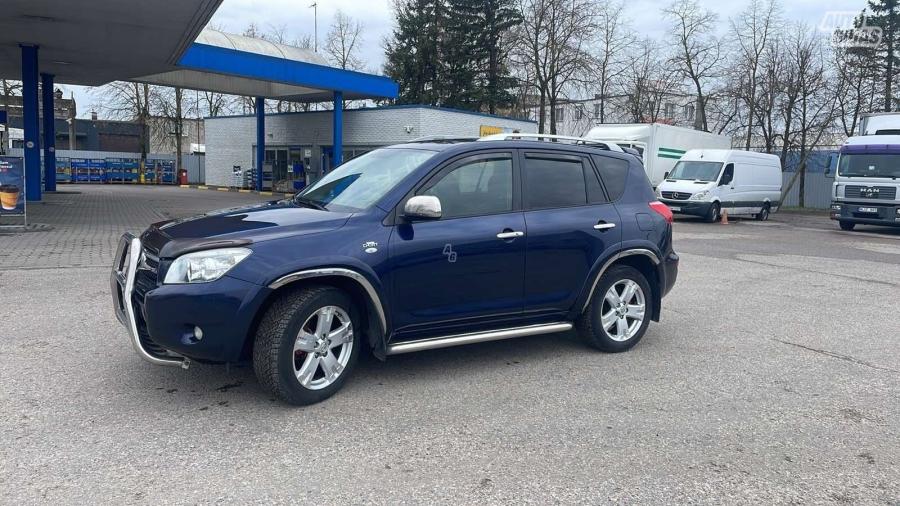 Zils Toyota RAV4 2007 Marijampole, ar dzinēja tilpumu 2.20 L un nobraukumu 280 tūkst. km par 3599 €, foto 4 vietnē AUTOMOTO.COM.LV