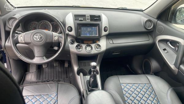 Blue Toyota RAV4 2007 in Marijampole, with an engine capacity of 2.20 L and mileage of 280 thousand km for 3599 €, photo 9 on AUTOMOTO.COM.LV