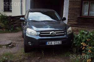 Zils Toyota RAV4 2007 Rīga, ar dzinēja tilpumu 2.20 L un nobraukumu 251 tūkst. km par 2700 €, foto 3 vietnē AUTOMOTO.COM.LV