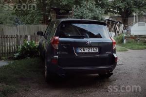 Zils Toyota RAV4 2007 Rīga, ar dzinēja tilpumu 2.20 L un nobraukumu 251 tūkst. km par 2700 €, foto 5 vietnē AUTOMOTO.COM.LV