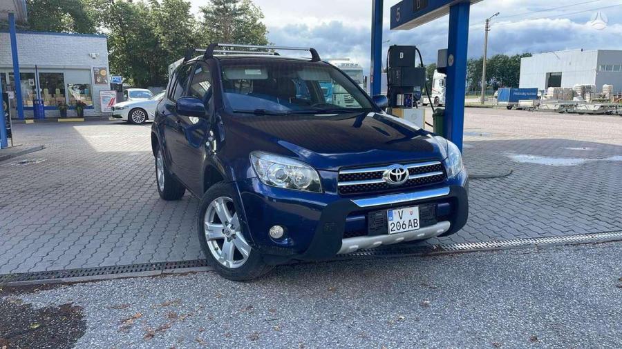 Blue Toyota RAV4 2007 in Marijampole, with an engine capacity of 0.00 L and mileage of 220 thousand km for 3699 €, photo 4 on AUTOMOTO.COM.LV