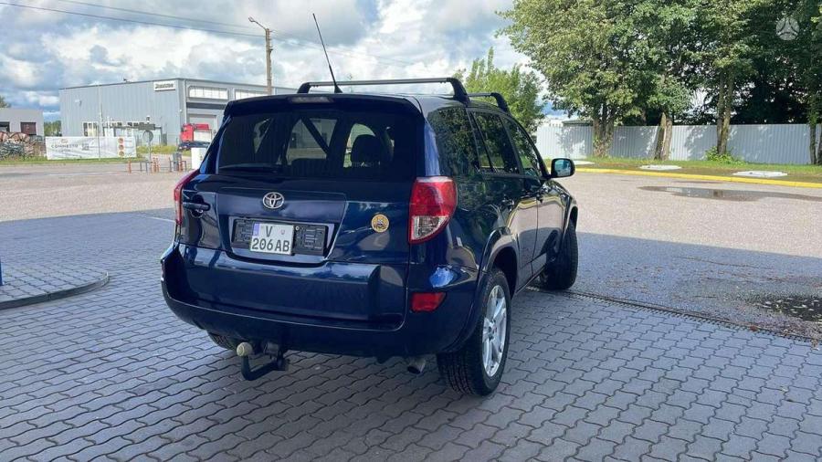 Blue Toyota RAV4 2007 in Marijampole, with an engine capacity of 0.00 L and mileage of 220 thousand km for 3699 €, photo 7 on AUTOMOTO.COM.LV
