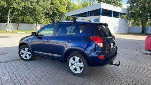 Blue Toyota RAV4 2007 in Marijampole, with an engine capacity of 0.00 L and mileage of 220 thousand km for 3699 €, photo 9 on AUTOMOTO.COM.LV