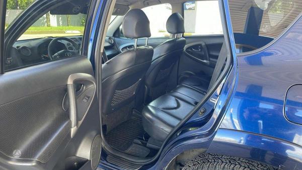 Blue Toyota RAV4 2007 in Marijampole, with an engine capacity of 0.00 L and mileage of 220 thousand km for 3699 €, photo 10 on AUTOMOTO.COM.LV