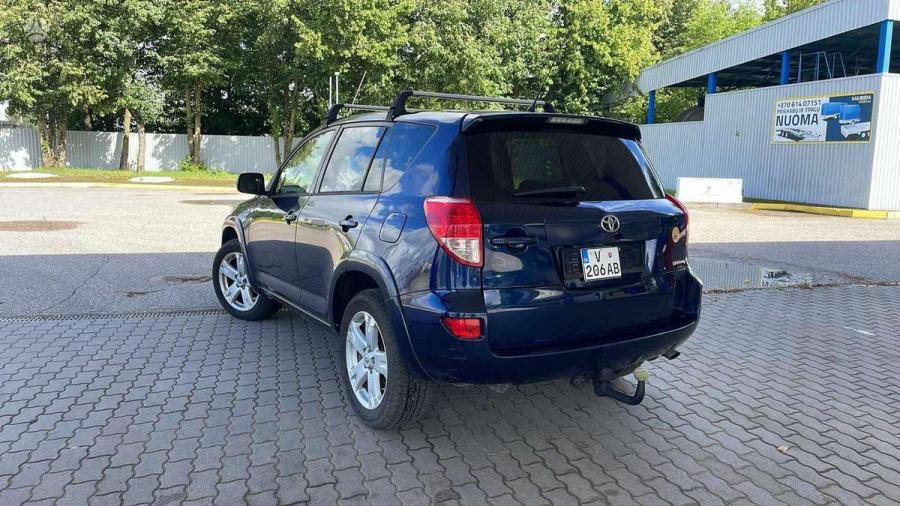 Zils Toyota RAV4 2007 Marijampole, ar dzinēja tilpumu 2.20 L un nobraukumu 220 tūkst. km par 3699 €, foto 8 vietnē AUTOMOTO.COM.LV